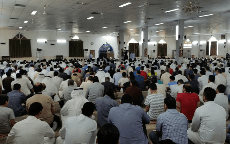 √ Doa Hari Jumat Lengkap (Arab, Latin dan Terjemahannya)